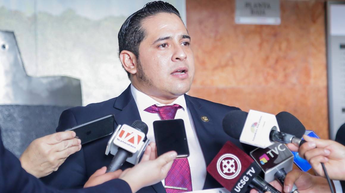 Exesposa e hijo de Aleaga abandonaron el Consulado de Ecuador en ...